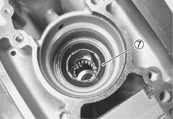 Service Manual DF300, DF250AP, DF300AP Lower Unit [95][Df300, Df250Ap ...