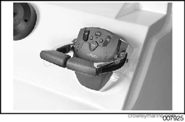 EVINRUDE® ICON™ BINNACLE MOUNT REMOTE CONTROL KITS | Crowley Marine